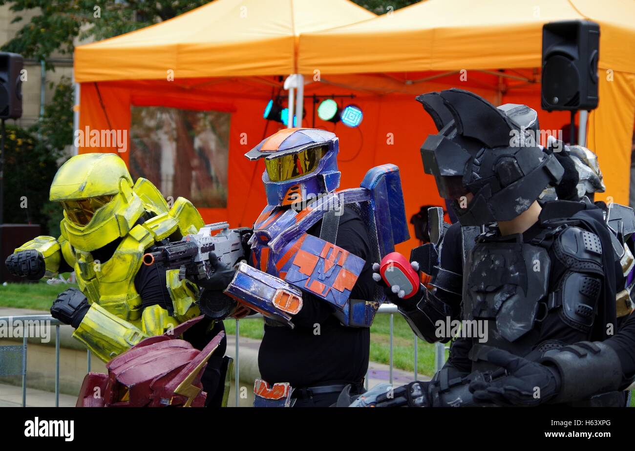 halo gamer costumes Stock Photo - Alamy