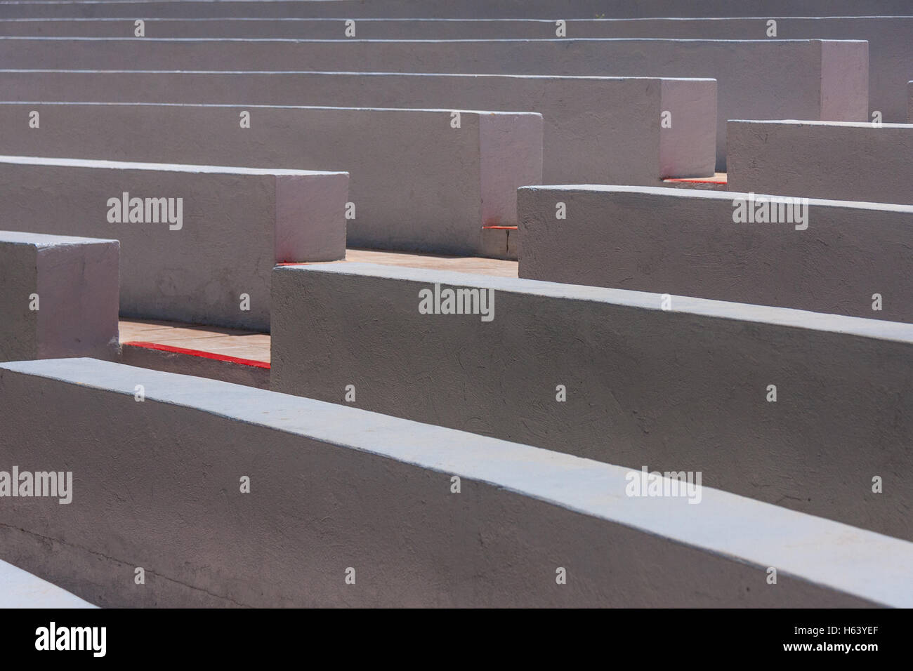 Curved stone seating hi-res stock photography and images - Alamy