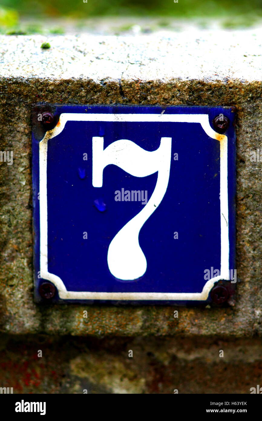 Grunge font number hi-res stock photography and images - Alamy