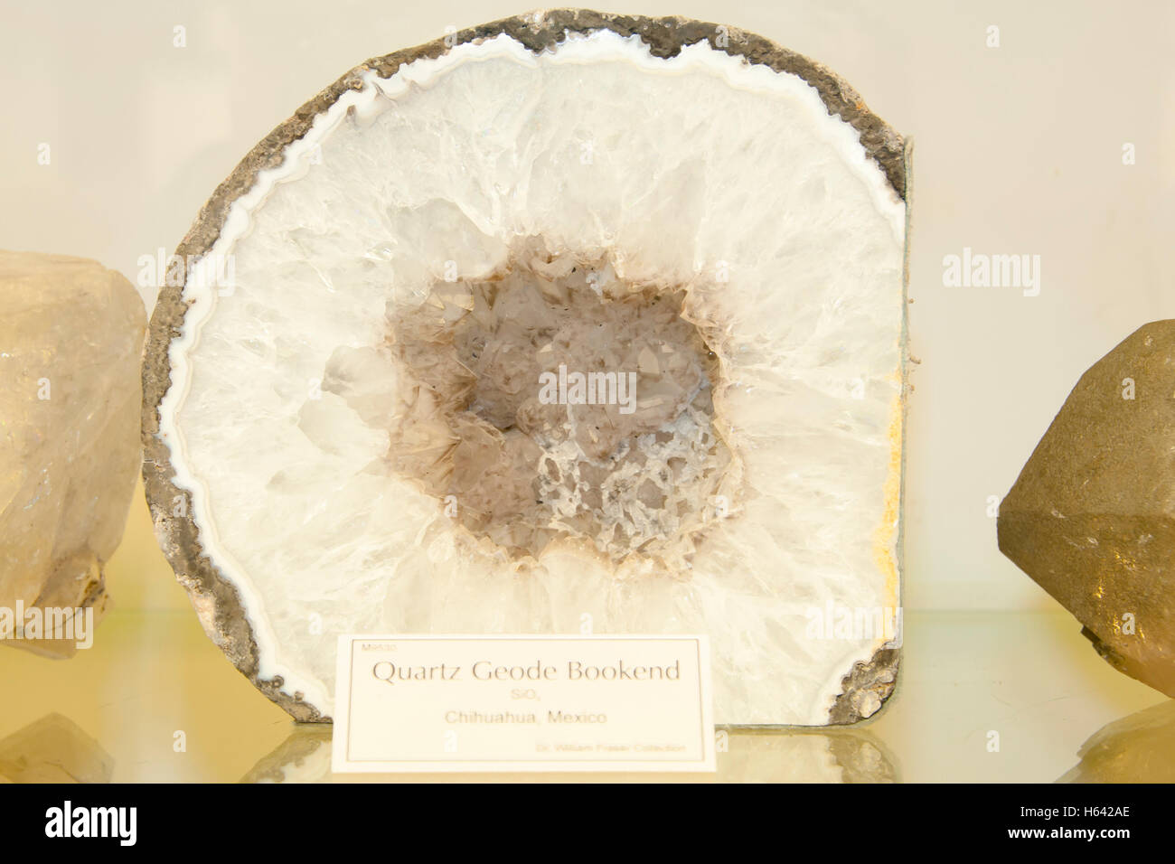 Geode rock hi-res stock photography and images - Alamy
