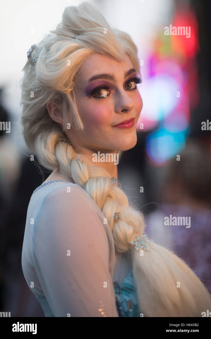 Performer impersonator hi-res stock photography and images - Alamy