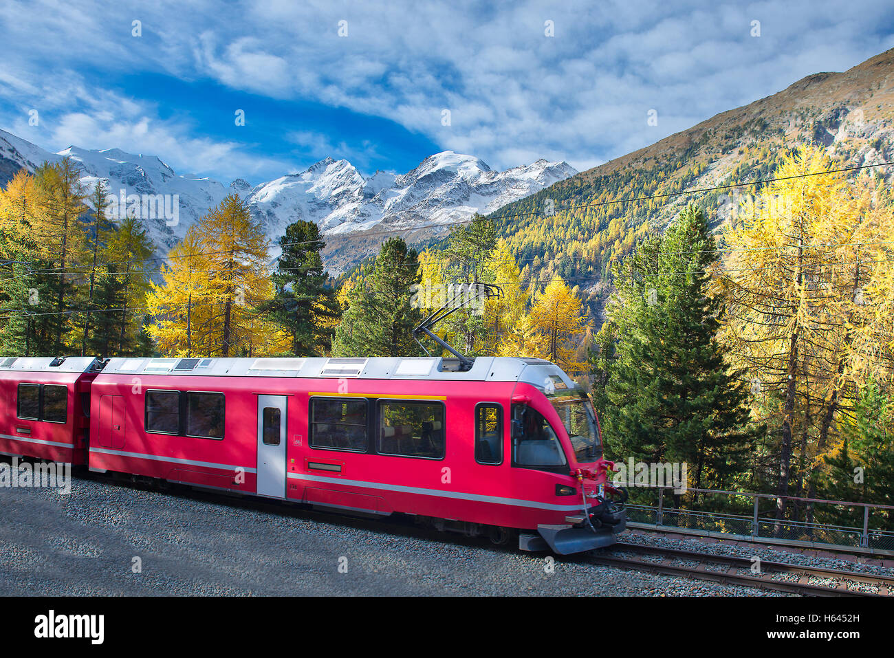 Swiss mountain train Bernina Express crossed Alps with glaciers in ...