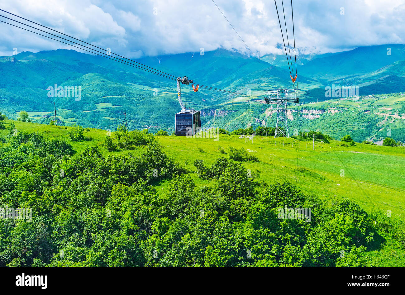 Wings of tatev aerial tram hi-res stock photography and images - Alamy