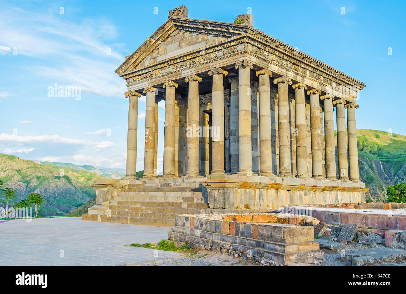 Very tall colonnade hi-res stock photography and images - Alamy