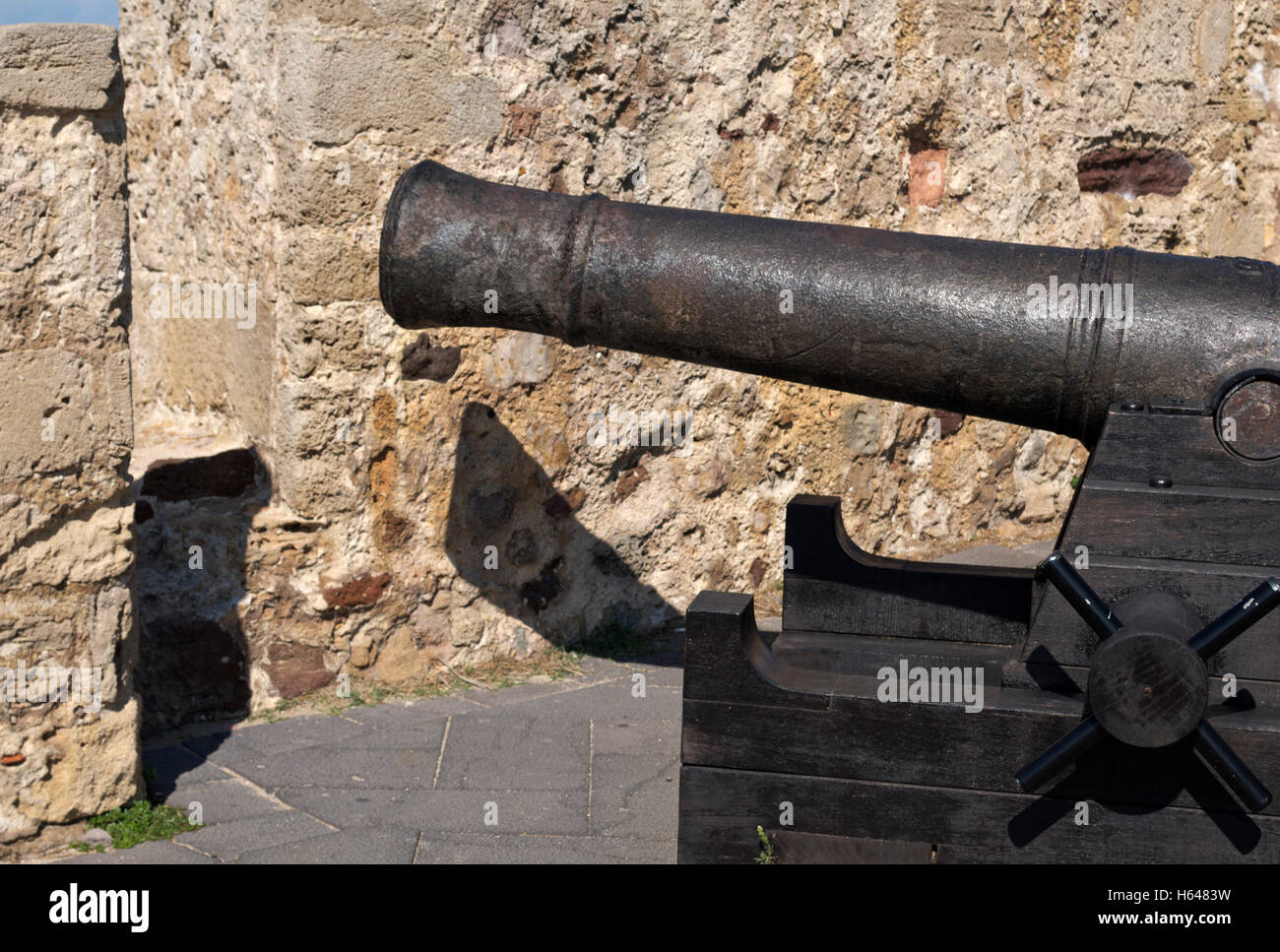 Ancient cannon hi-res stock photography and images - Alamy
