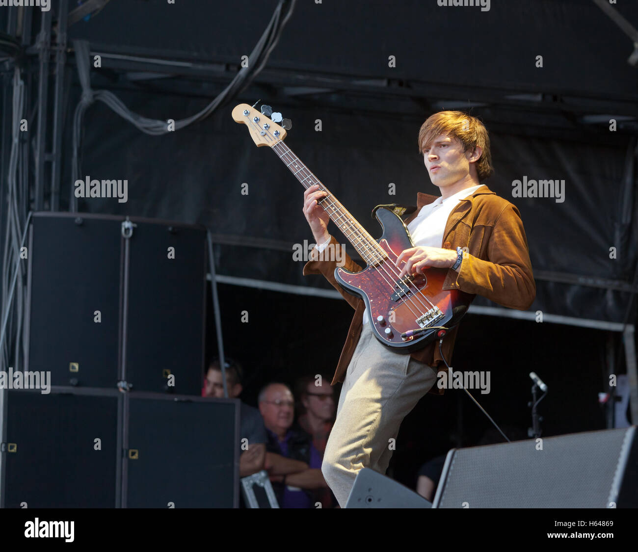 Bass guitarist hi-res stock photography and images - Alamy