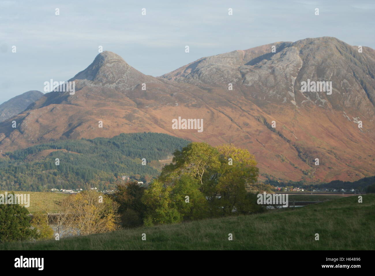 Loch awe village hi-res stock photography and images - Alamy