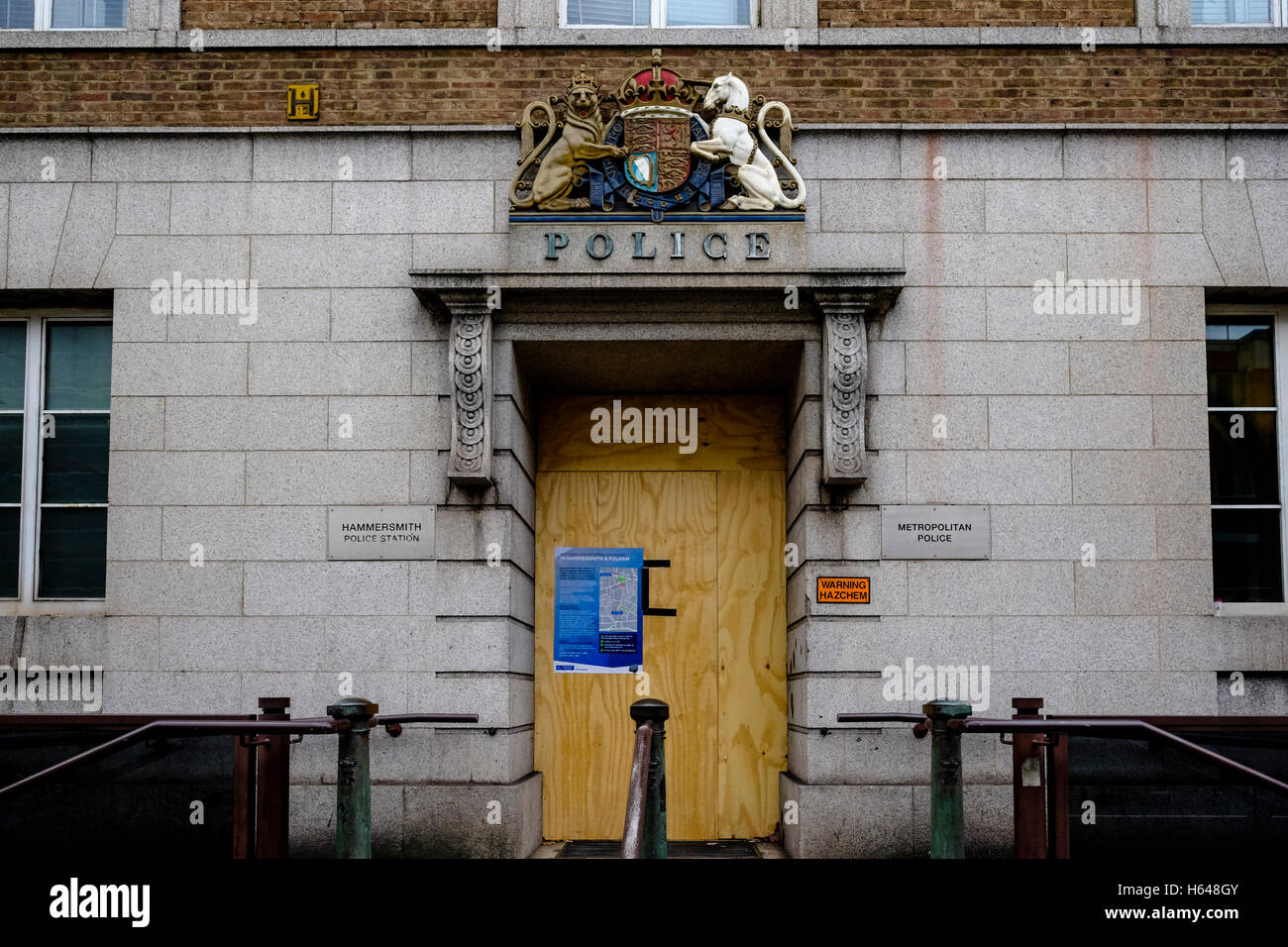 Closed police station hi-res stock photography and images - Alamy