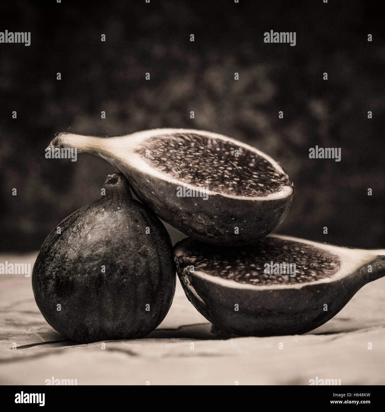 Figs pile hi-res stock photography and images - Alamy
