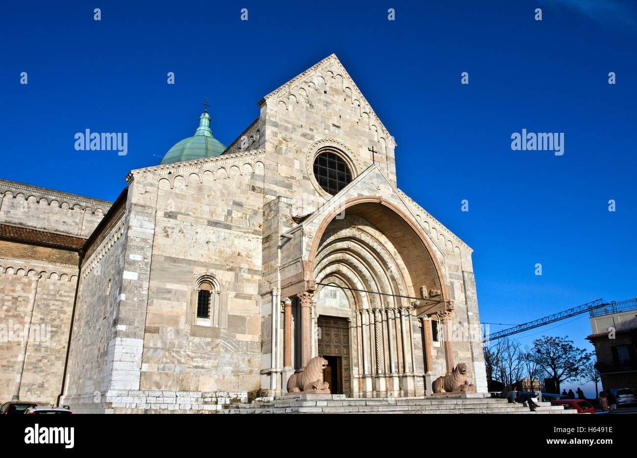 Italian romanesque architecture hi-res stock photography and images - Alamy