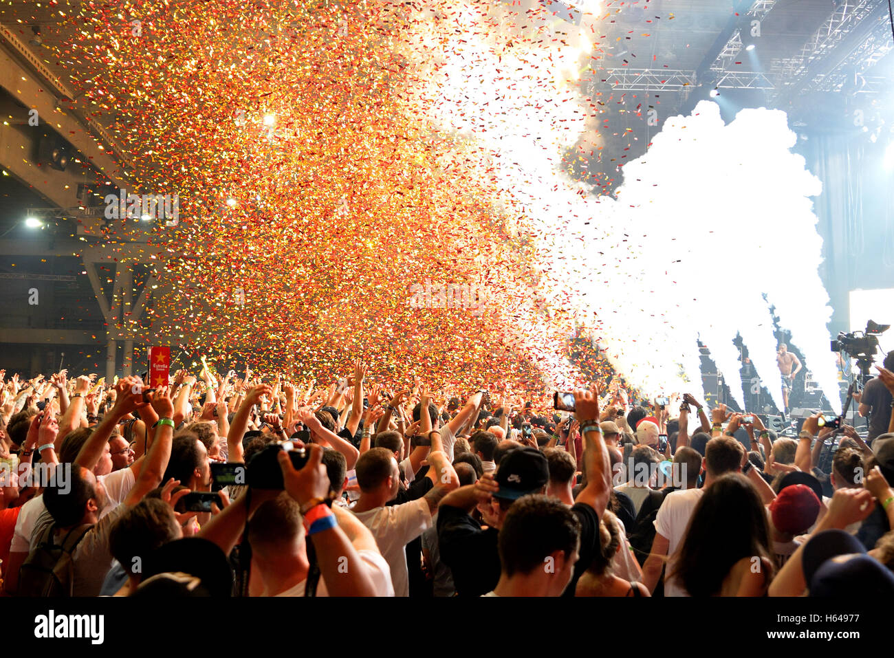 Edm Crowd Confetti