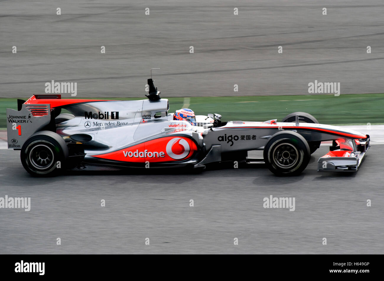 Formula 1 car side view hi-res stock photography and images - Alamy