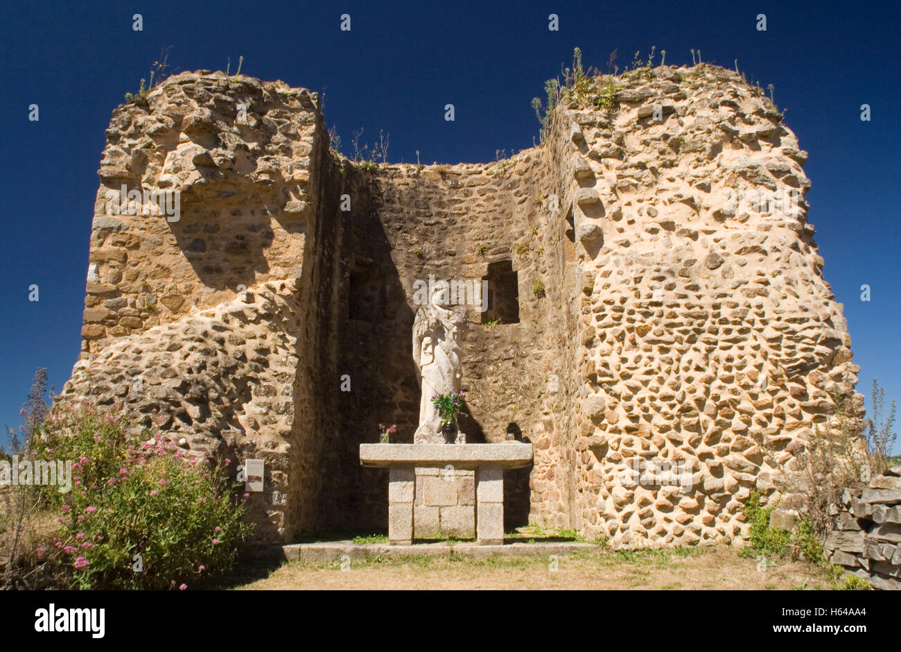 Chateau de lehon hi-res stock photography and images - Alamy