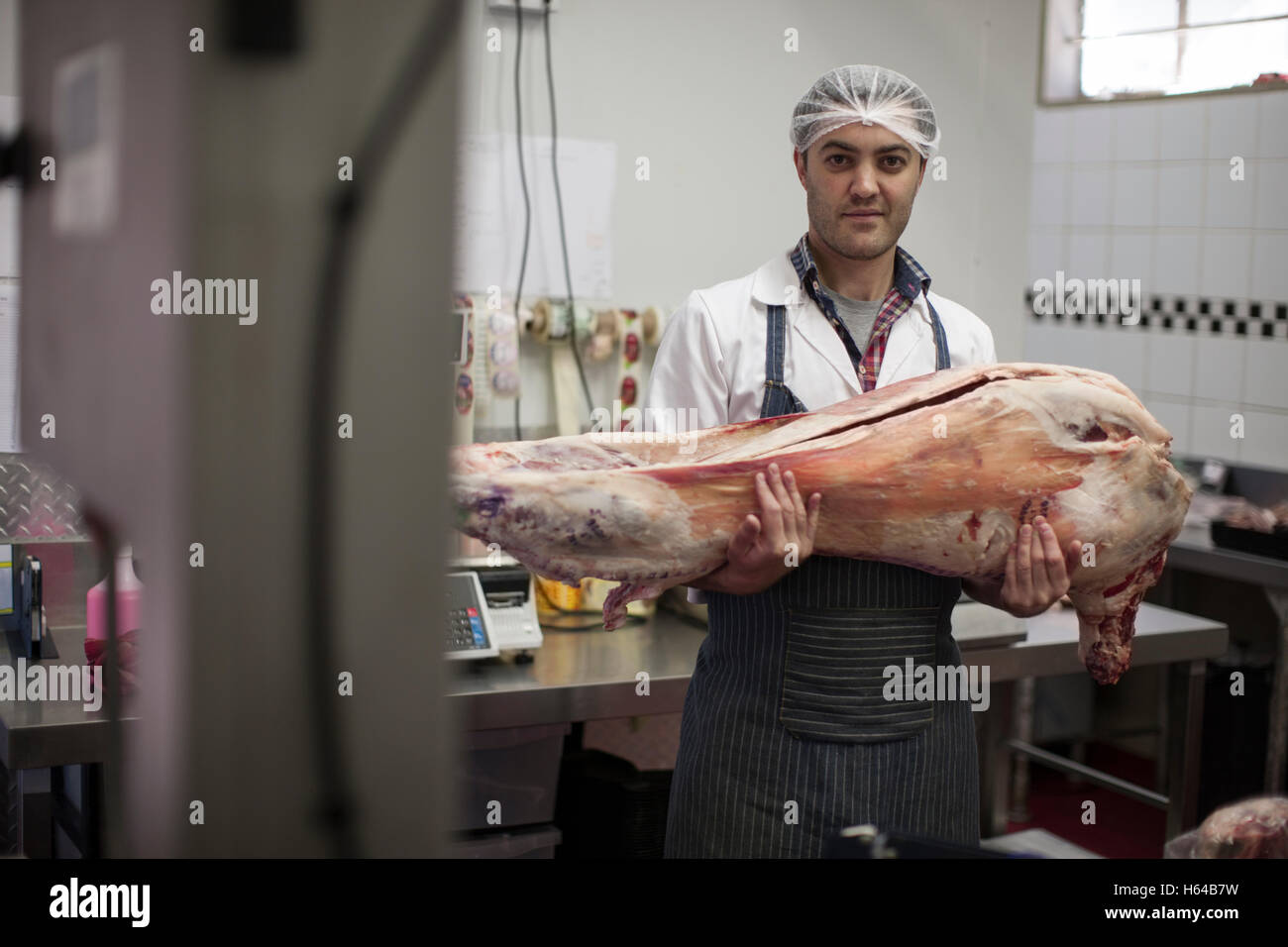 Butchering meat carcass hi-res stock photography and images - Alamy