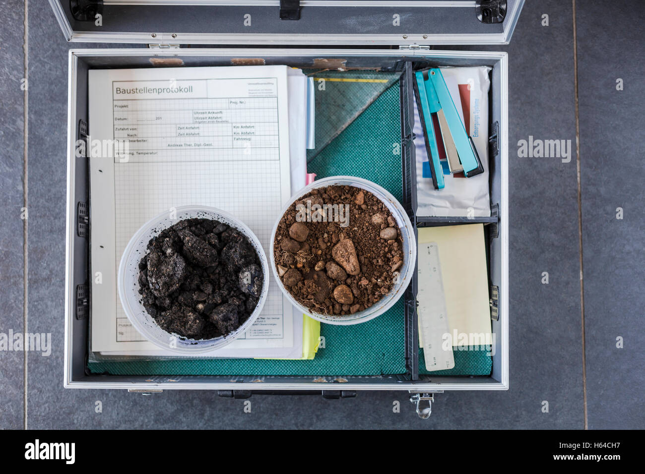 Soil samples hi-res stock photography and images - Alamy