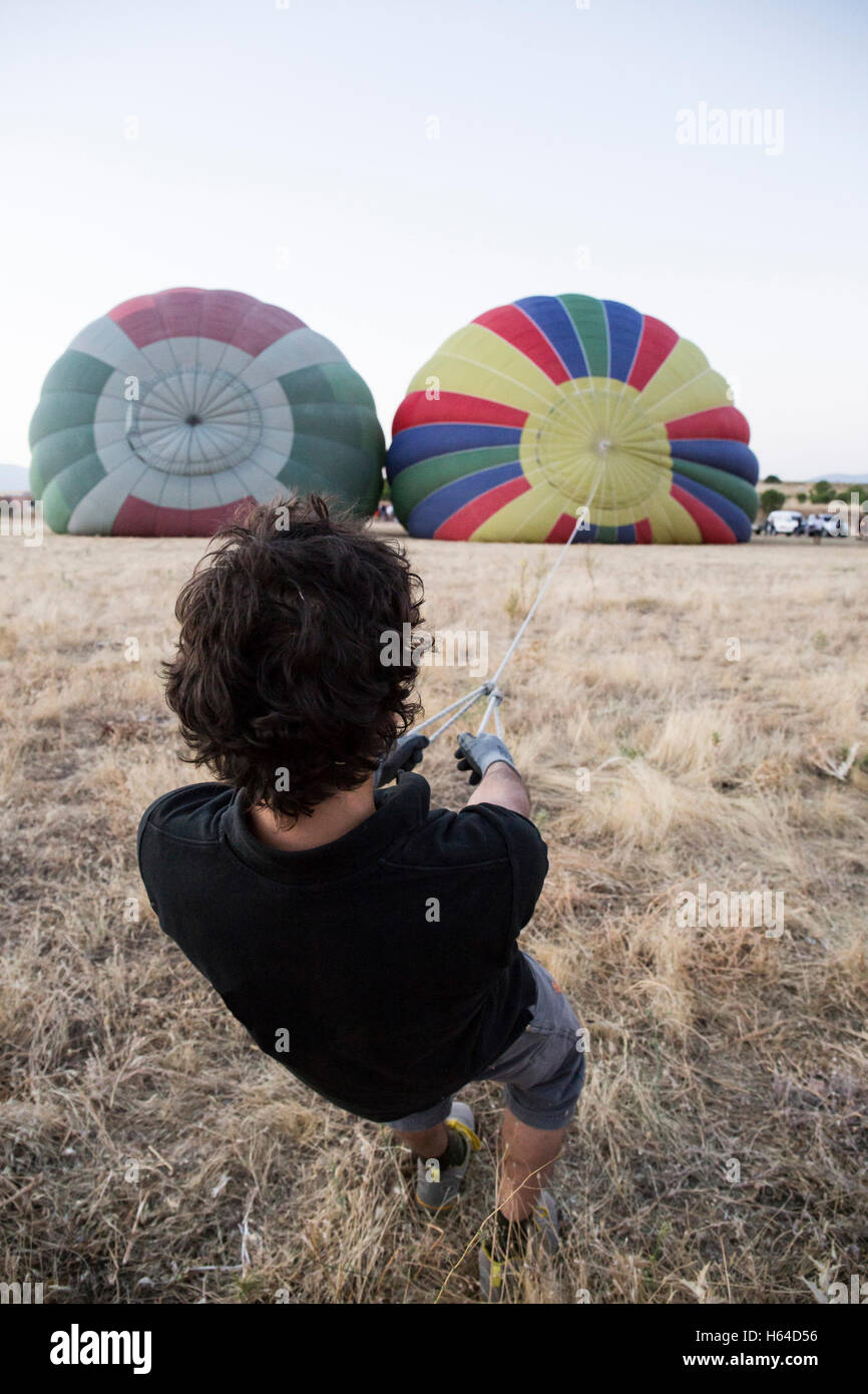 Pulling hot air balloon hi-res stock photography and images - Alamy