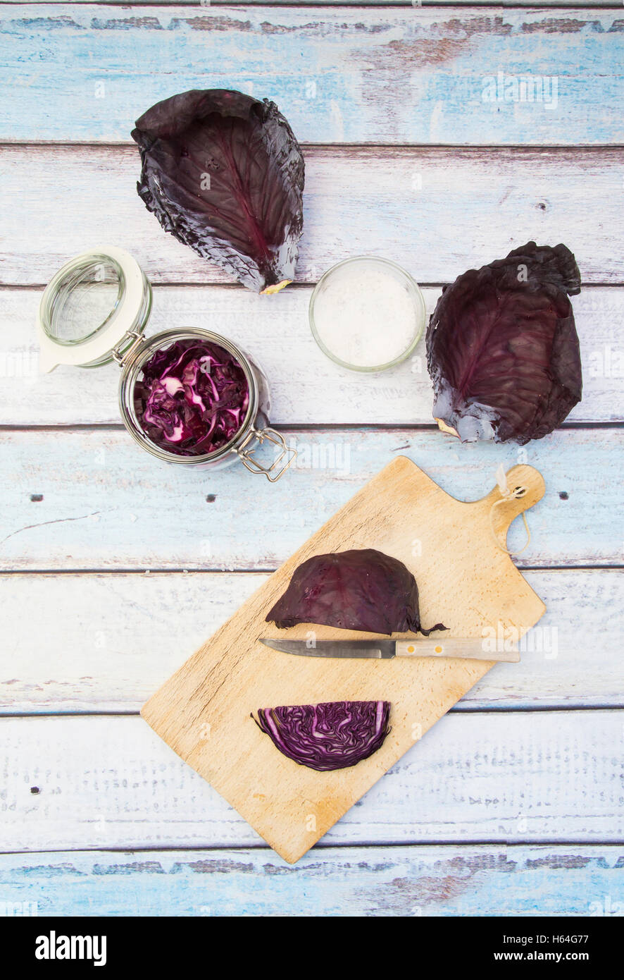 Fermenting red cabbage Stock Photo - Alamy