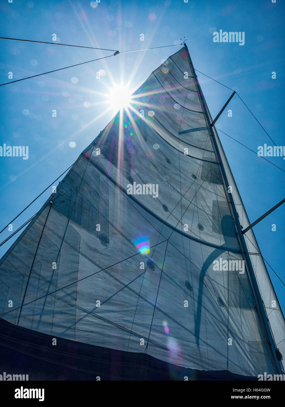 Main mast rigging sailing ship hi-res stock photography and images - Alamy