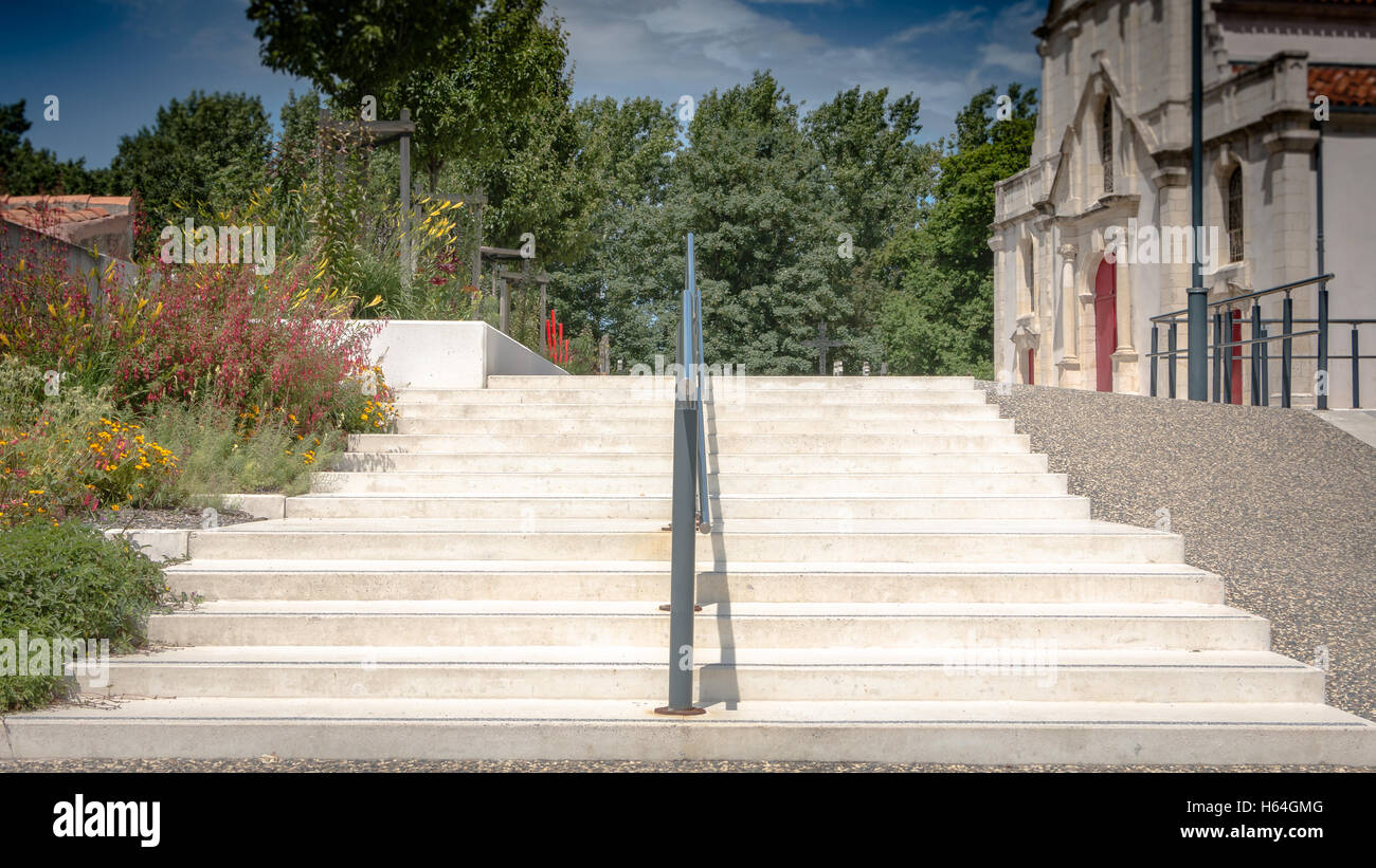 Ramp outside modern building hi-res stock photography and images - Alamy