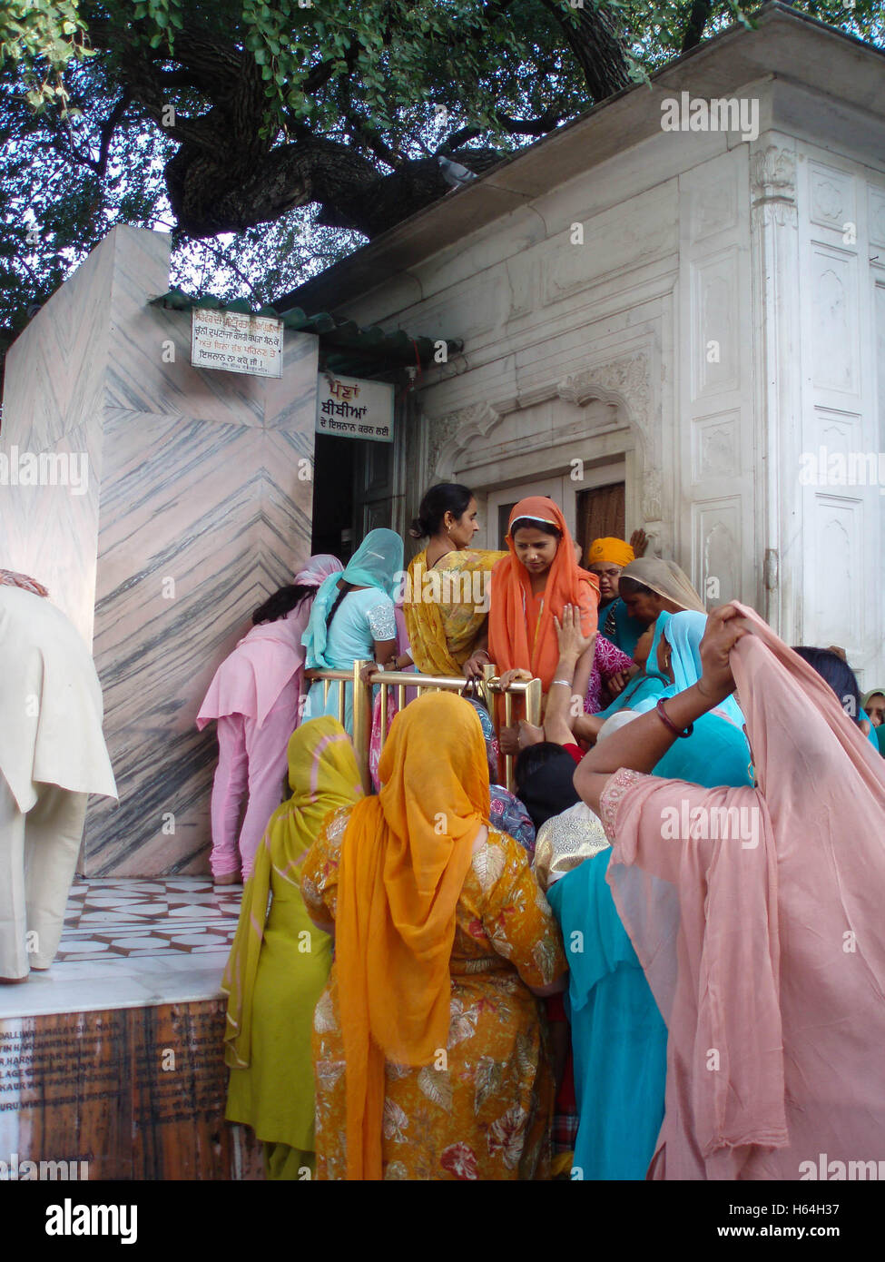 Sikh women hi-res stock photography and images - Alamy