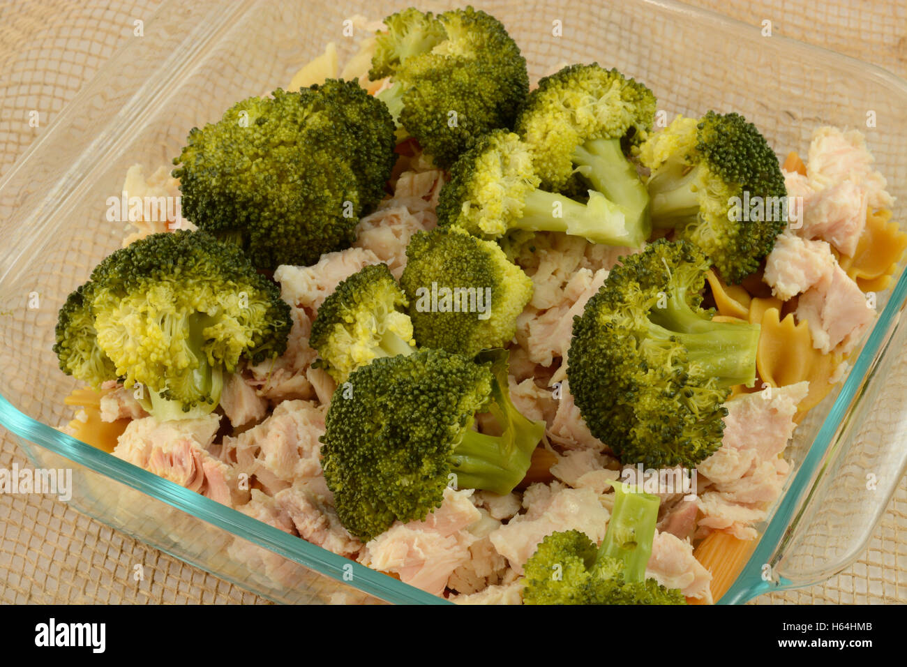 Glass casserole dish hi-res stock photography and images - Alamy