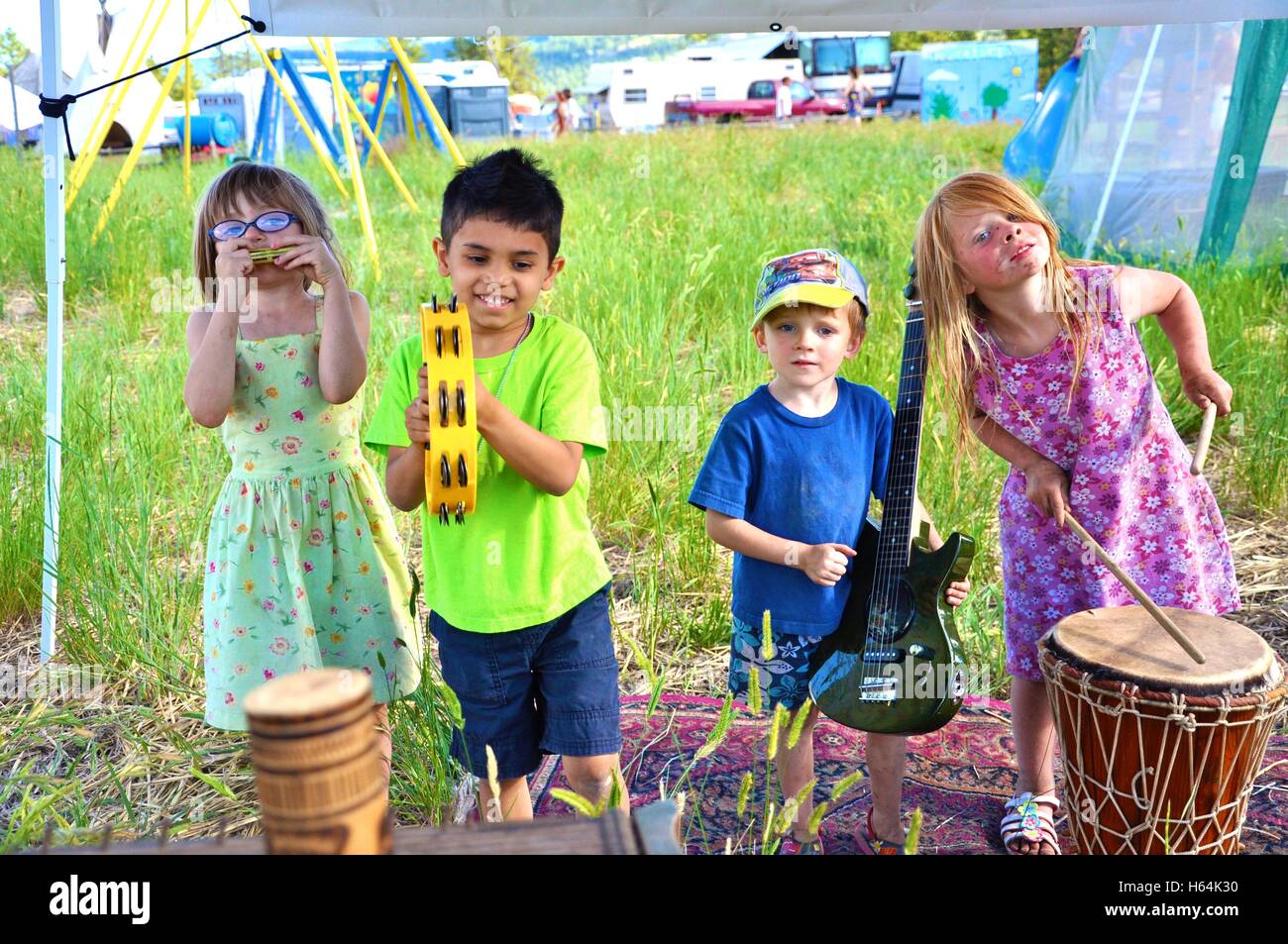 Children playing musical instruments outside Stock Photo - Alamy Children playing musical instruments outside Stock Photo - Alamy