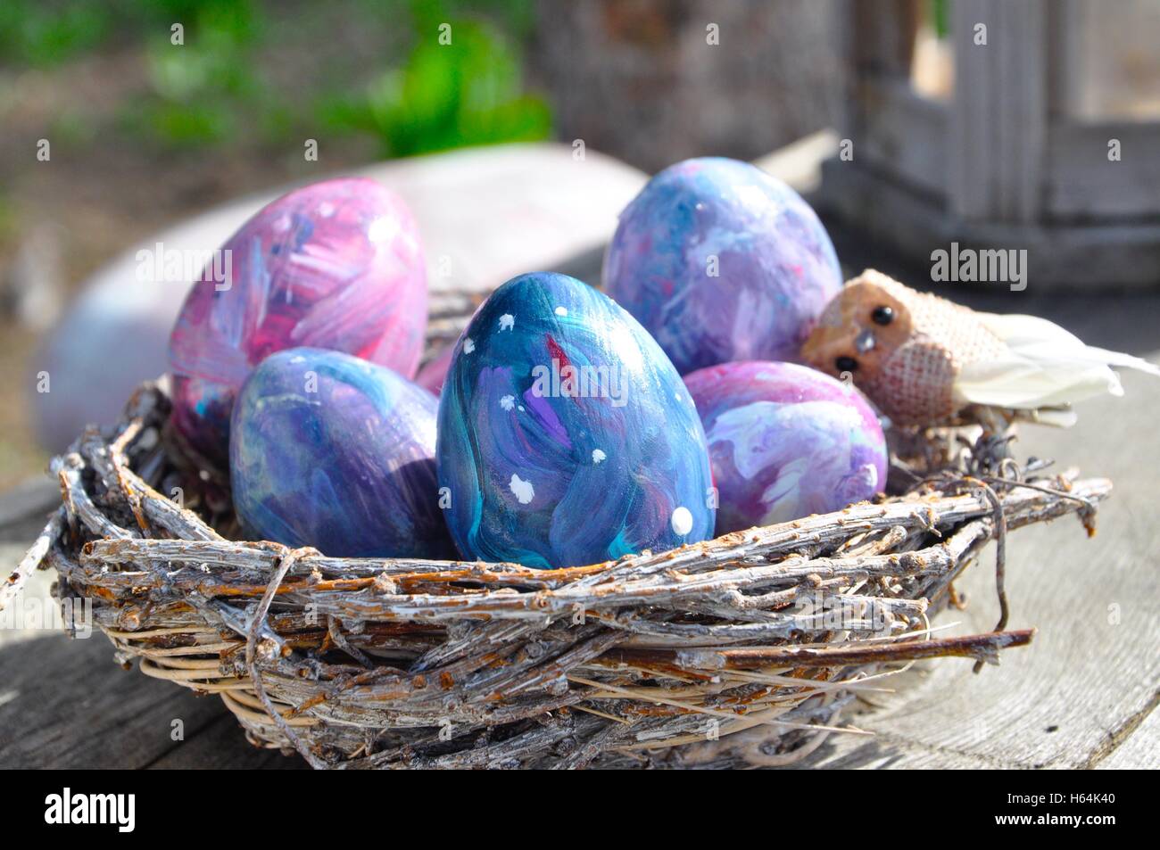 Egg painting and coloring Stock Photo - Alamy