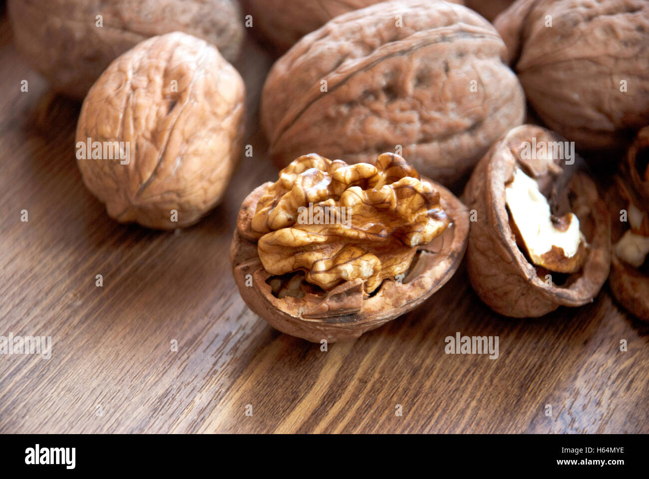 Wooden cracked background hi-res stock photography and images - Alamy