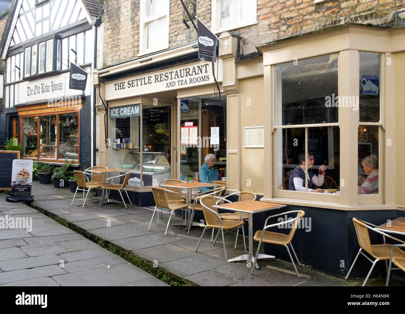 Town of settle hi-res stock photography and images - Alamy