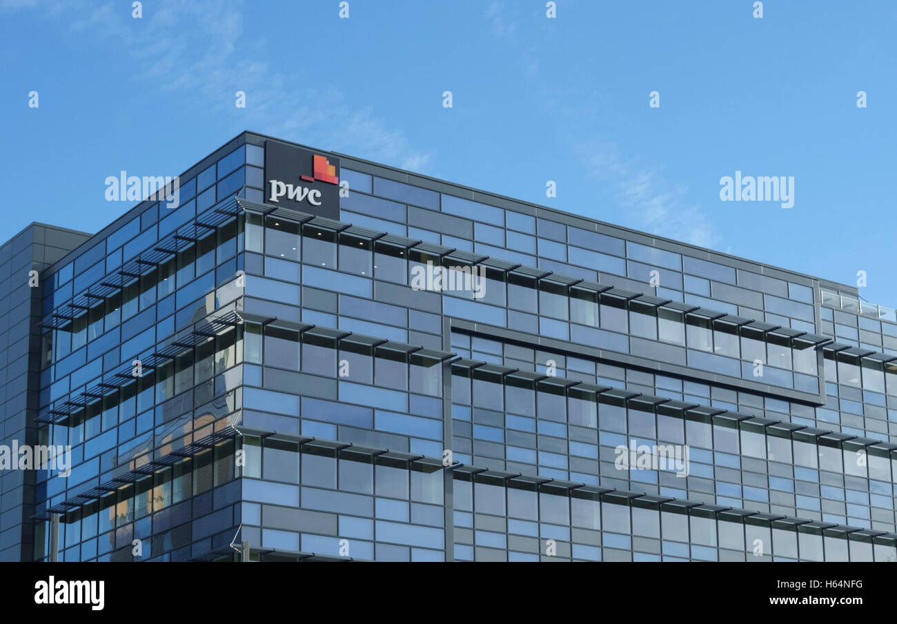 Pwc building hi-res stock photography and images - Alamy