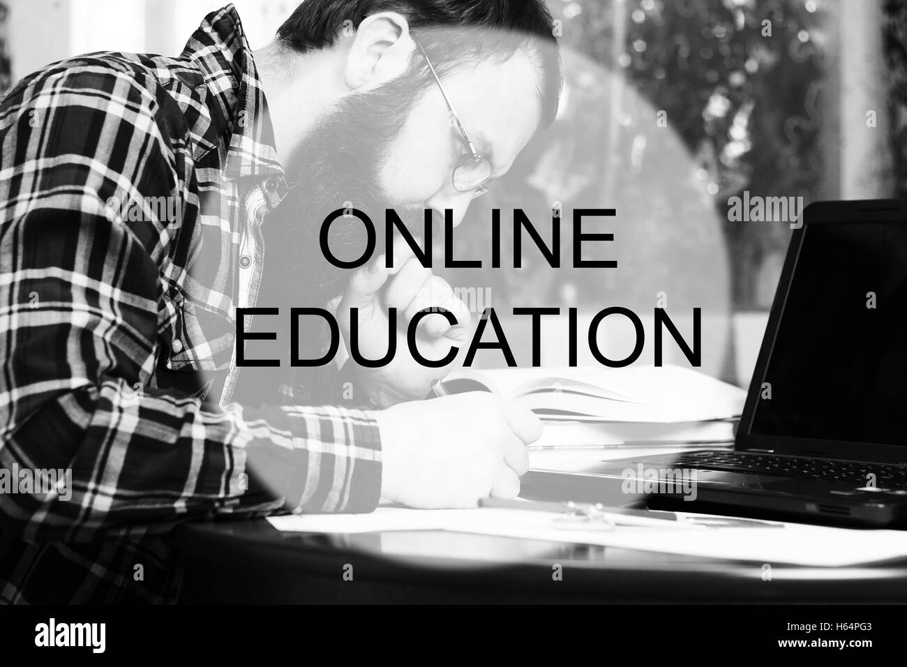 background study online education Stock Photo - Alamy