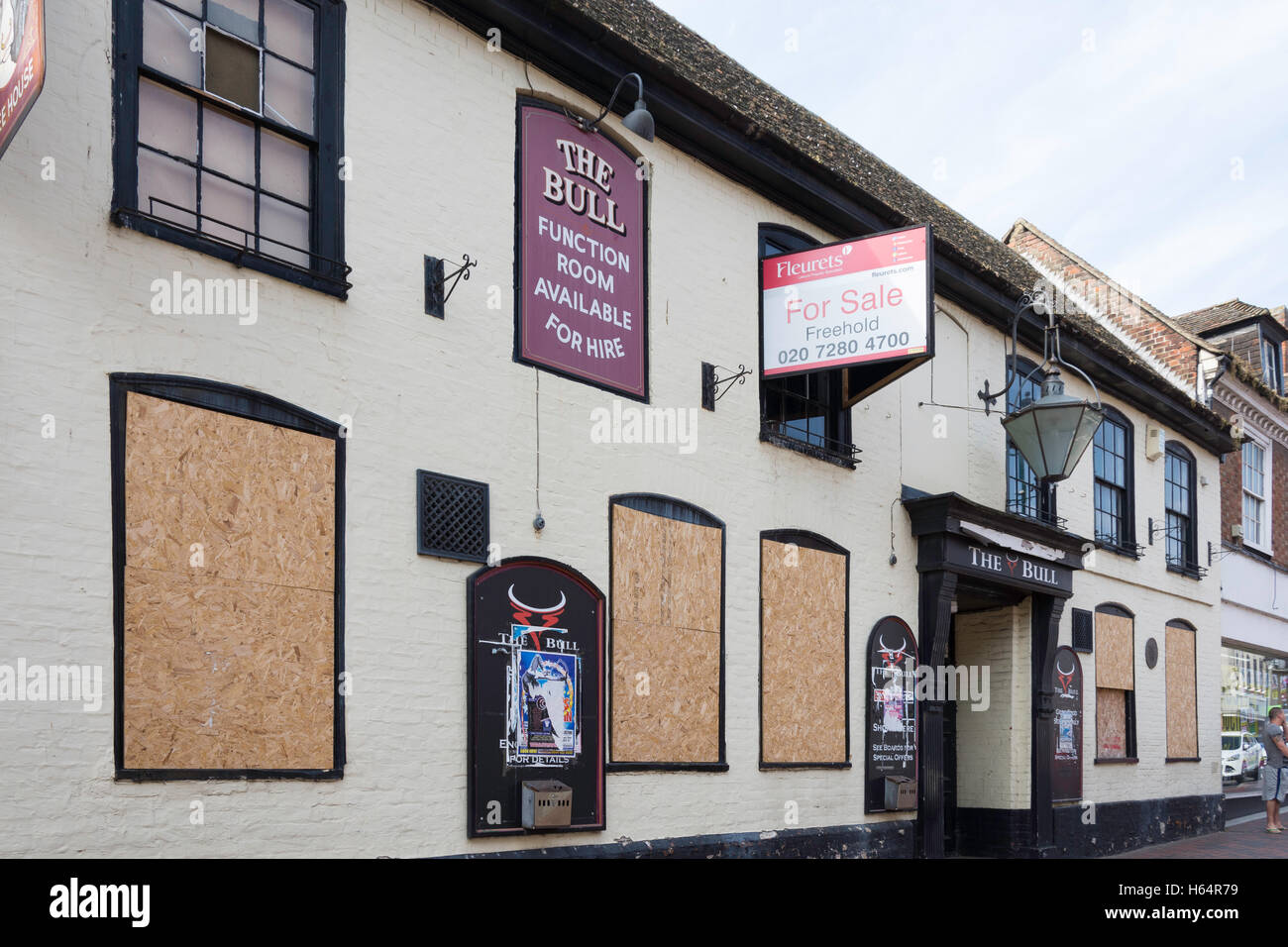 The closed down Bull Inn, Sittingbourne High Street, Sittingbourne ...