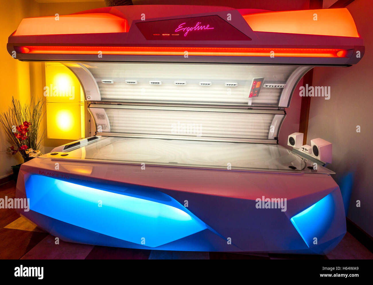 Uv awareness hi-res stock photography and images - Alamy