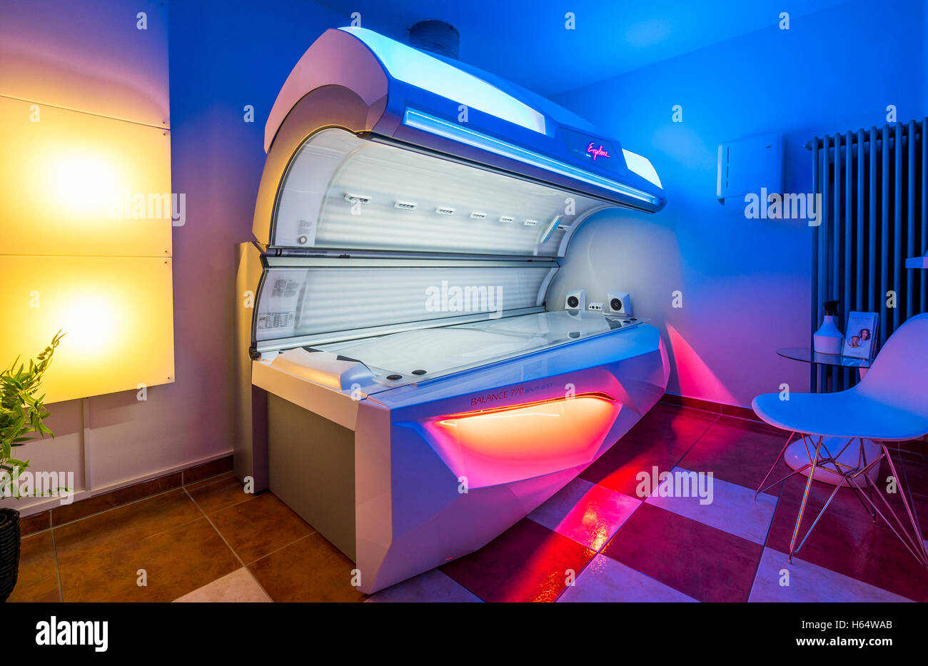 Uv awareness hi-res stock photography and images - Alamy