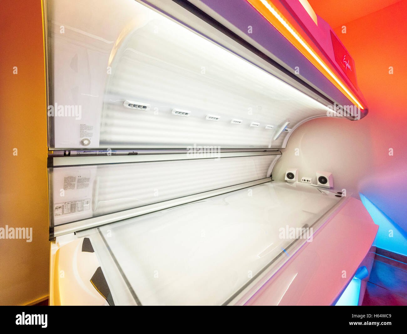 Solarium tanning bed hi-res stock photography and images - Alamy