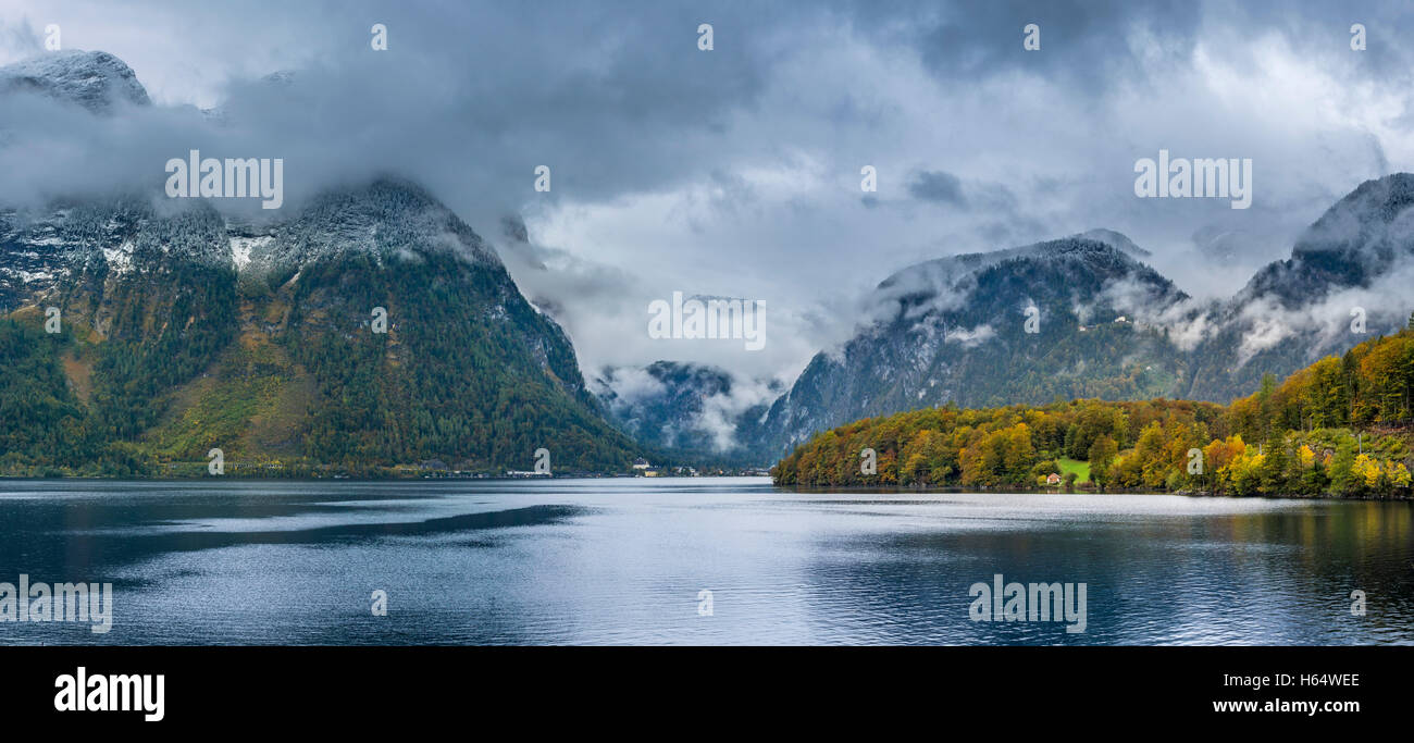 Hallstaettersee, Lake Hallstatt, morning mood, Hallstatt, Salzburg ...