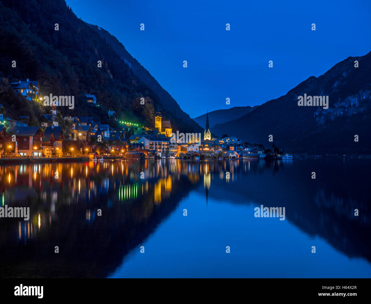 The village of Hallstatt, Lake Hallstatt, UNESCO World Heritage ...