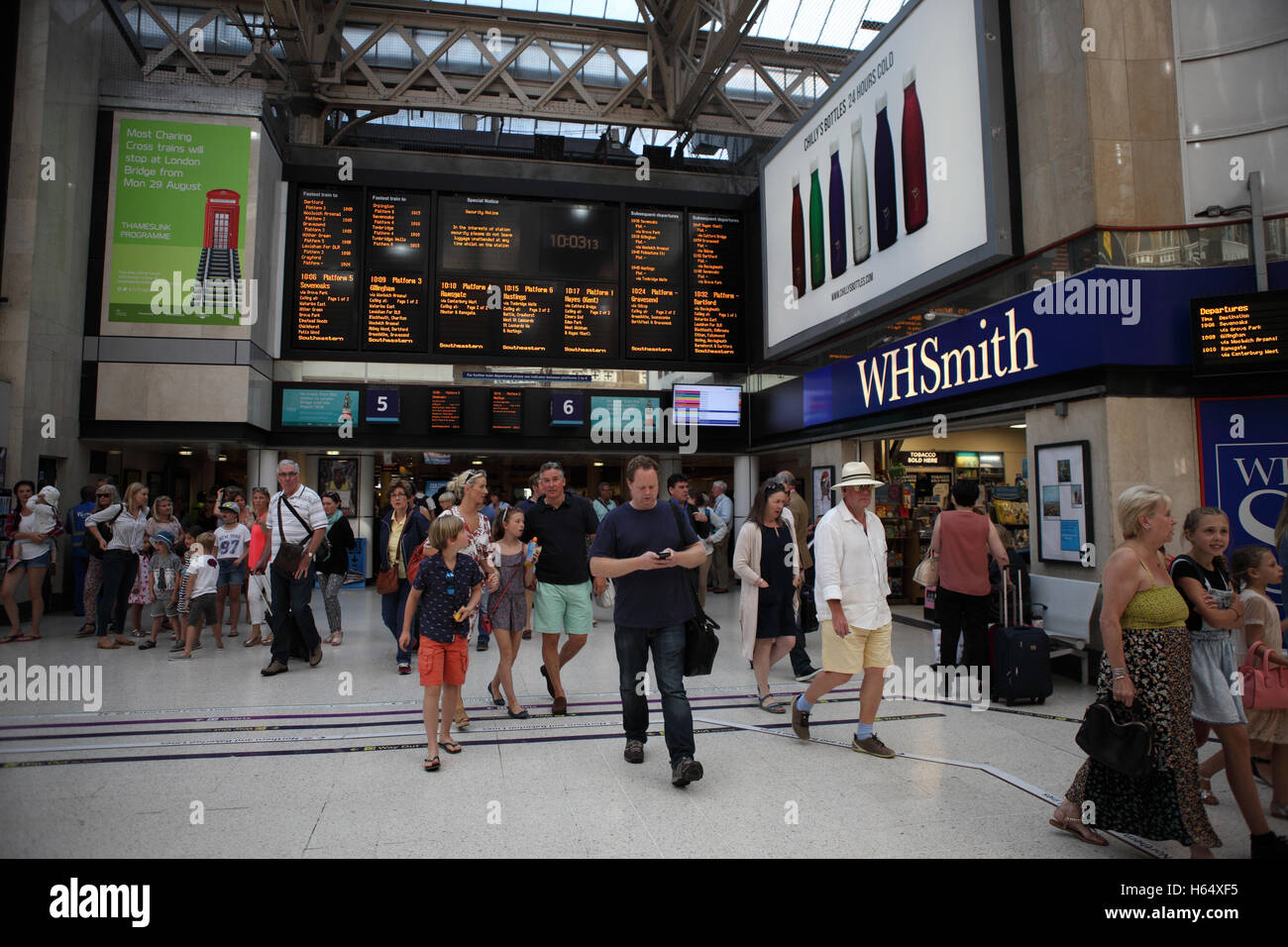 Waterloo train station hi-res stock photography and images - Alamy