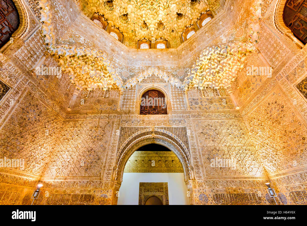Muqarnas ceiling hi-res stock photography and images - Alamy