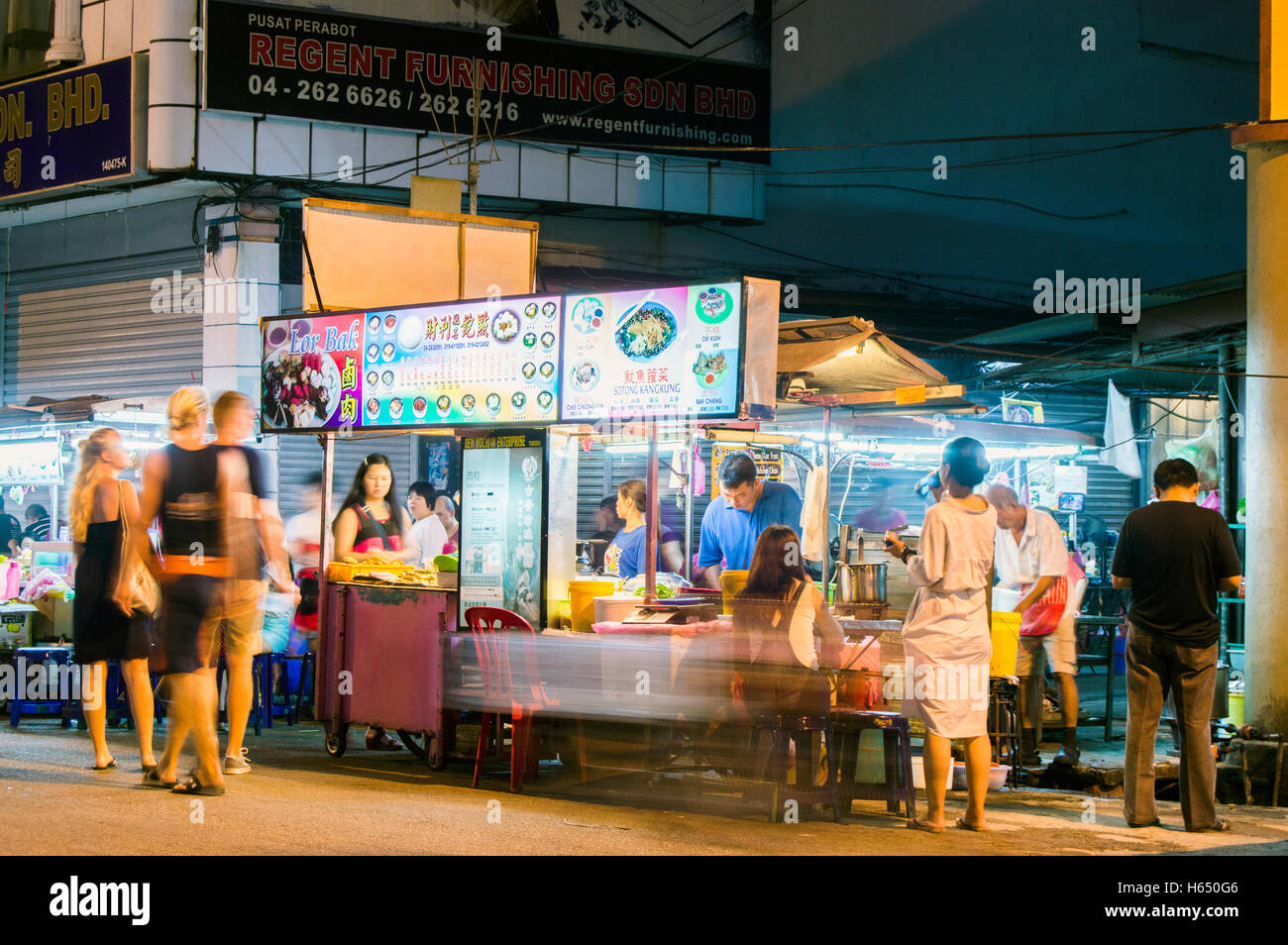 Food stalls at night on Lebuh Chulia, Georgetown, Penang, Malaysia ...
