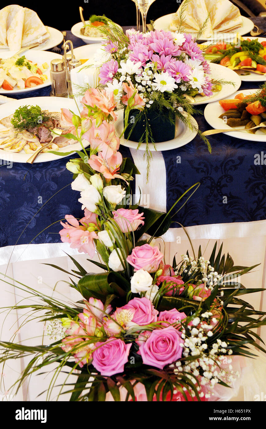 Dining table set for a wedding or corporate event Stock Photo - Alamy