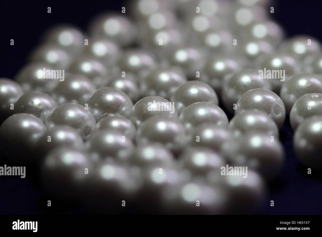 String of pearls close up hi-res stock photography and images - Alamy