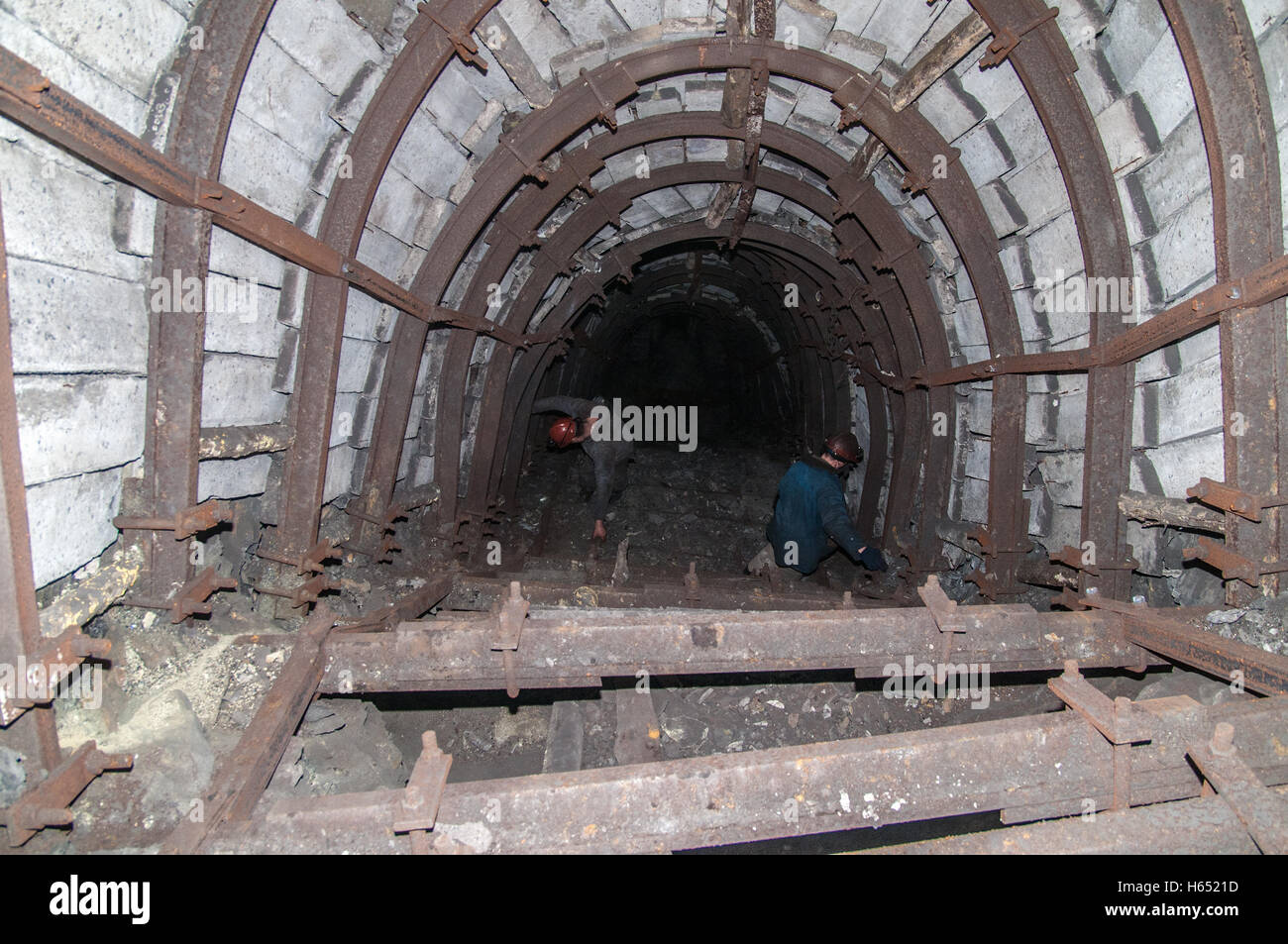 old abandoned coal mine tunnel Stock Photo - Alamy