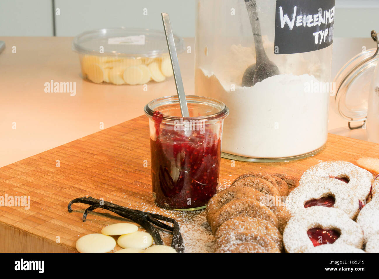 Baking powder hi-res stock photography and images - Alamy