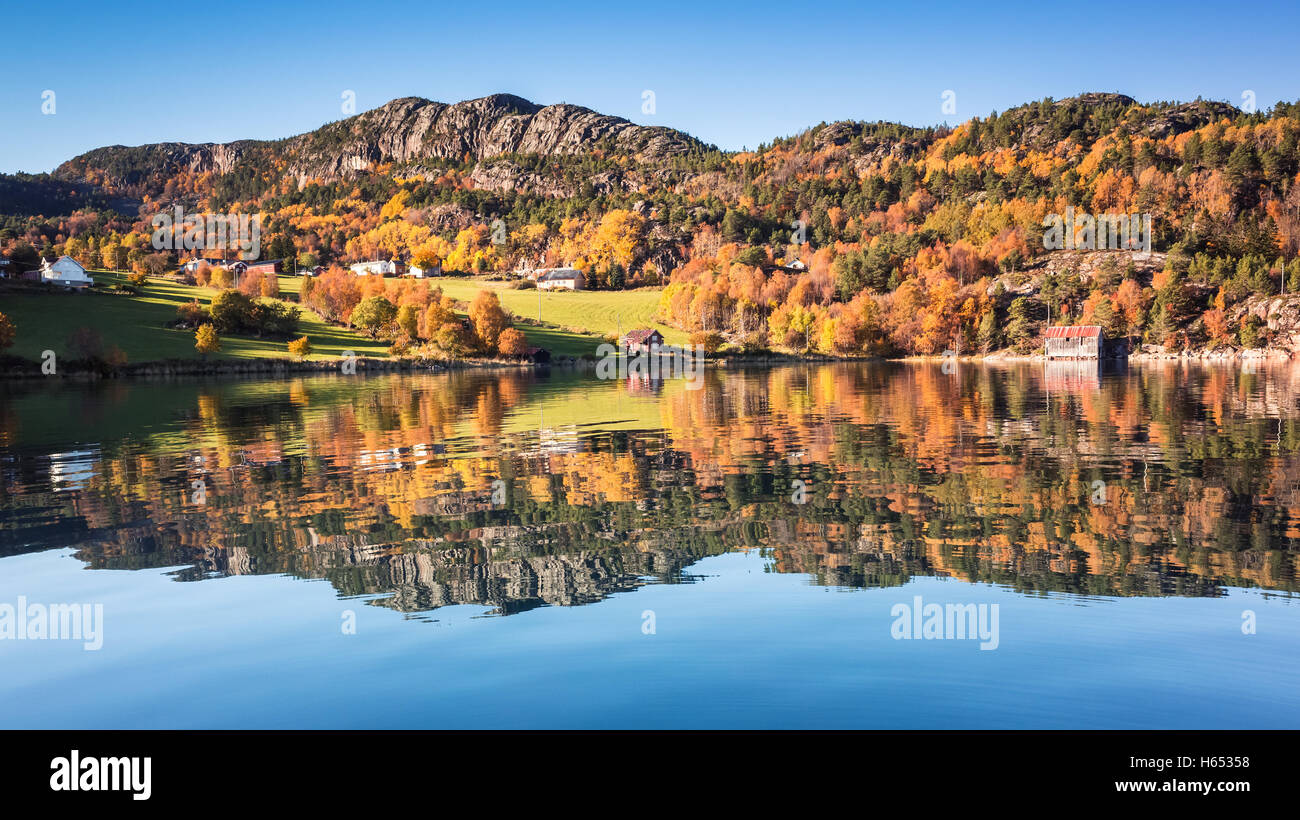 Coastal Norwegian landscape. Snillfjord, Sor-Trondelag, Vingvagen ...