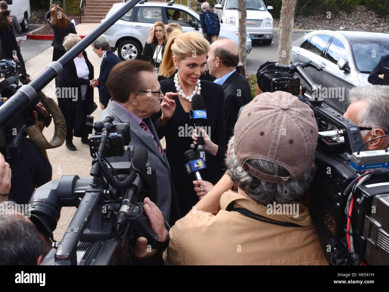 Larry King and Shawn Southwick arriving to Nancy Reagan's funeral ...