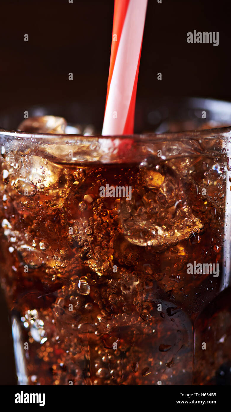 Cola glass softdrink ice hi-res stock photography and images - Alamy