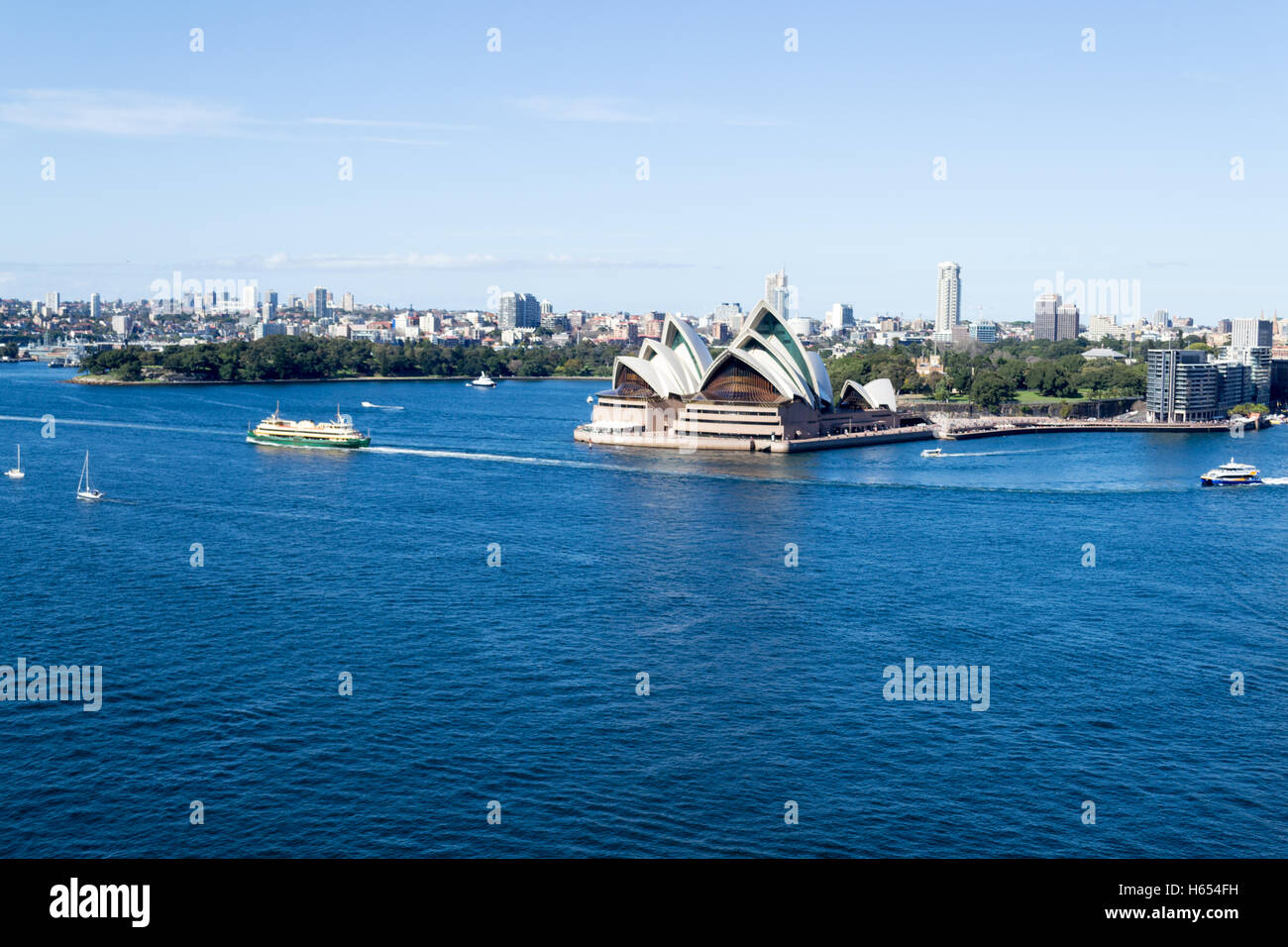 Sydney Opera house and Harbor Bridge are the most iconic monuments in ...