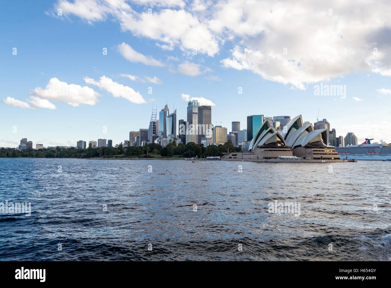 Sydney Opera house and Harbor Bridge are the most iconic monuments in ...