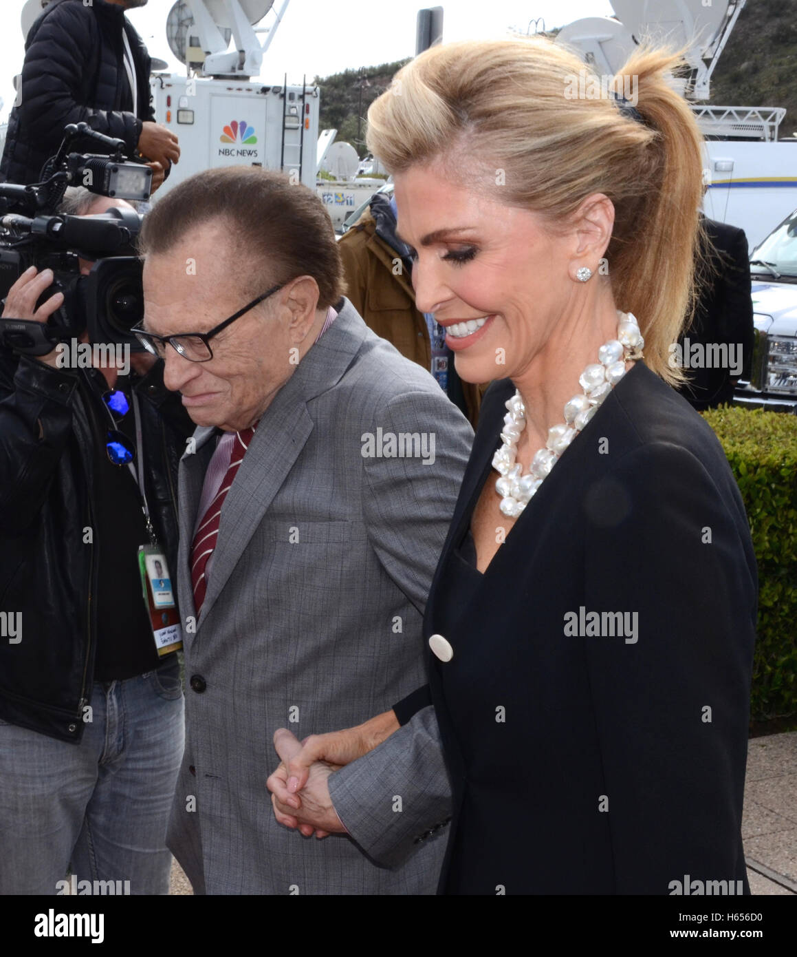 Larry King and Shawn Southwick arriving to Nancy Reagan's funeral ...